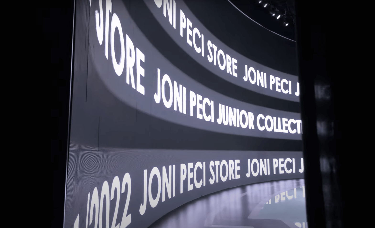 Ekipi i TESS në sfilatën e Joni Peci 2021 - TESS